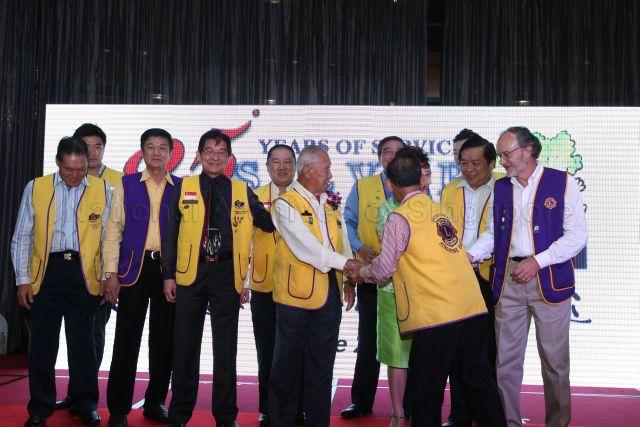 Mr Looi Im Heok, PBM (Organising Chairman of dinner) being