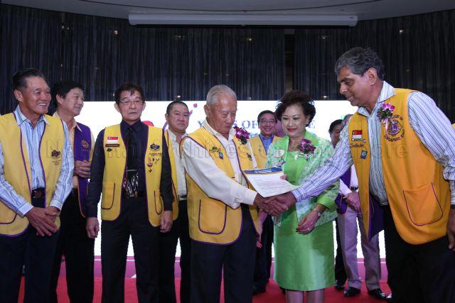 Mr Looi Im Heok, PBM (Organising Chairman of dinner) being