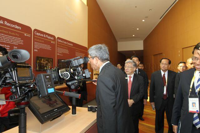 Minister for Communications and Information Dr Yaacob