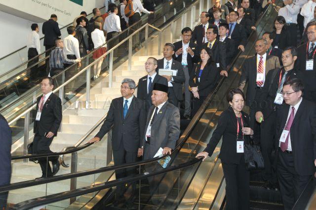 Minister for Communications and Information Dr Yaacob