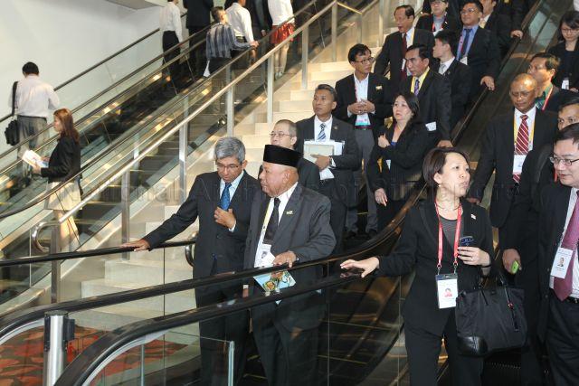 Minister for Communications and Information Dr Yaacob