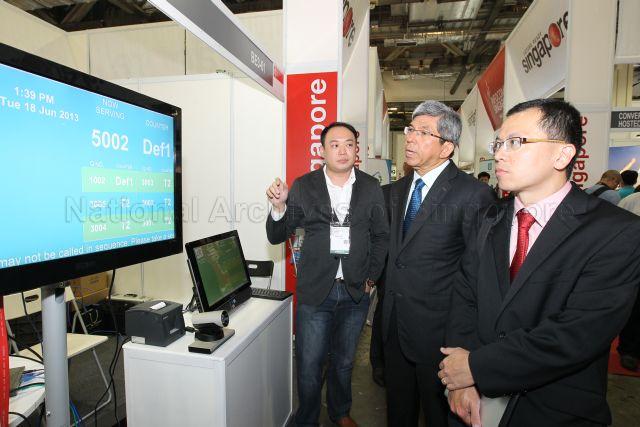 Minister for Communications and Information Dr Yaacob