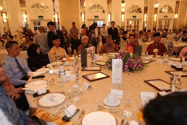 Guest of Honour President Tony Tan Keng Yam (centre) and