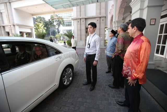 Arrival of Guest of Honour President Tony Tan Keng Yam at