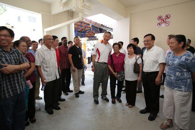 Prime Minister Lee Hsien Loong interacting with residents