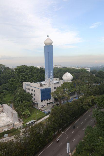 Photo of An-Nur Mosque located at 6 Admiralty Road and its