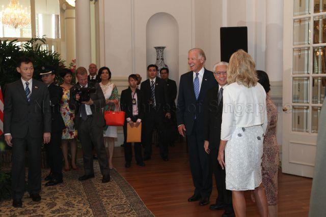 President Tony Tan Keng Yam and his wife Mrs Mary Tan posing