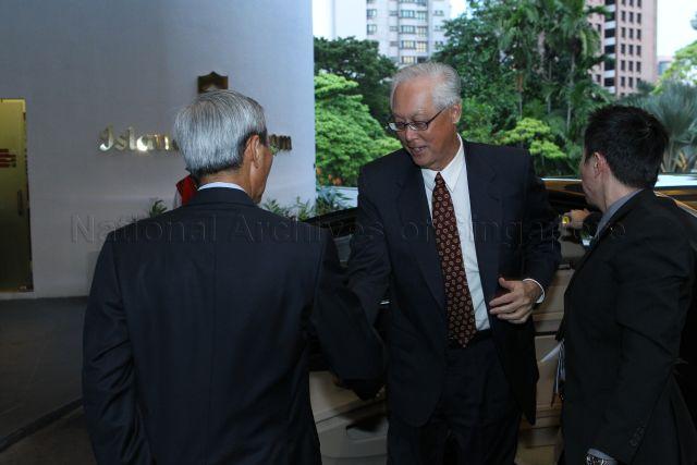 Emeritus Senior Minister Goh Chok Tong is welcomed to Keppel