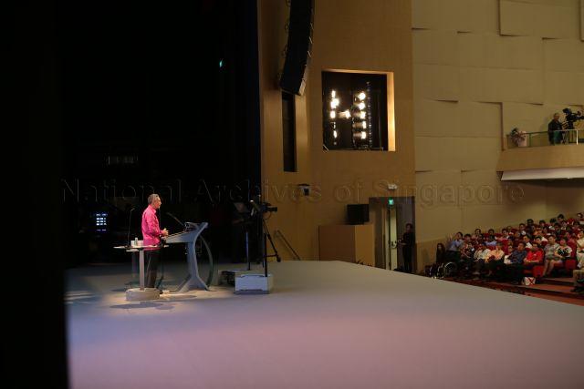Prime Minister Lee Hsien Loong addressing the audience at