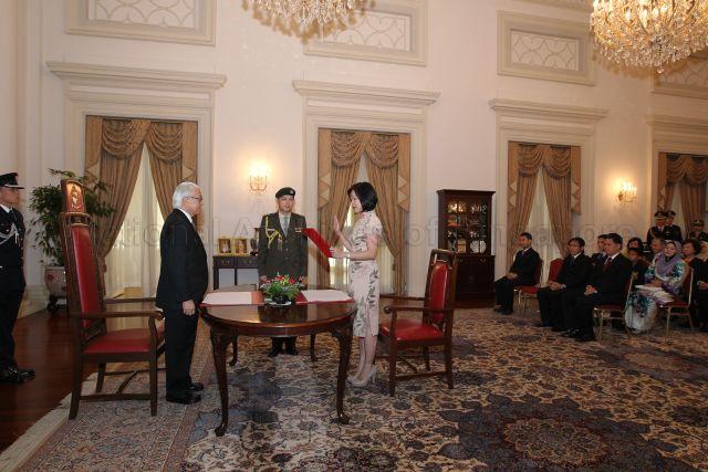Minister of State Ms Sim Ann taking the oaths for due