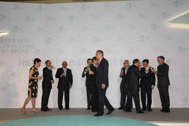 Prime Minister Lee Hsien Loong, (4th from left) Chief
