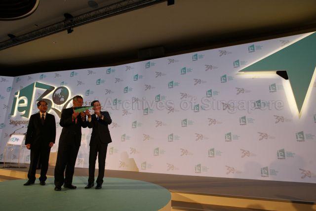 Prime Minister Lee Hsien Loong, (on the left) Minister for