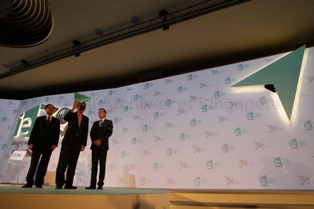 Prime Minister Lee Hsien Loong, (on the left) Minister for