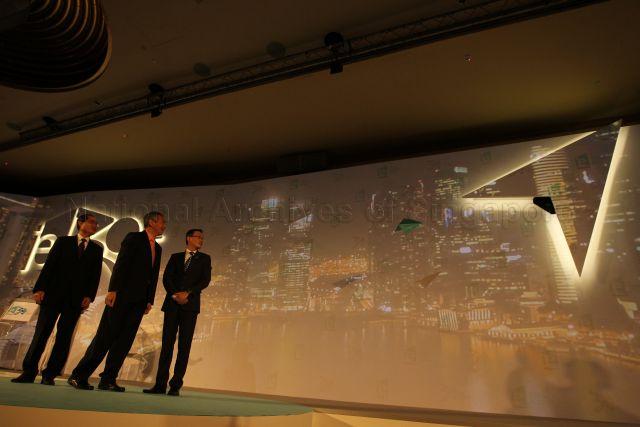 Prime Minister Lee Hsien Loong, (on the left) Minister for