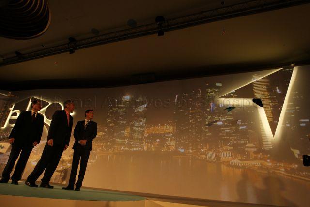 Prime Minister Lee Hsien Loong, (on the left) Minister for