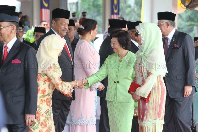 Mrs Mary Tan, wife of President Tony Tan interacting with