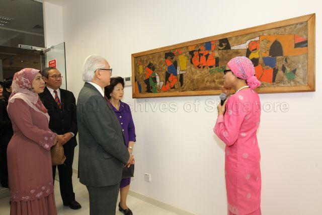 President Tony Tan and his wife Mrs Mary Tan looking at an