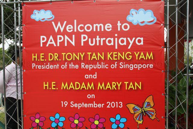 Welcome poster for President Tony Tan and his wife Mary Tan