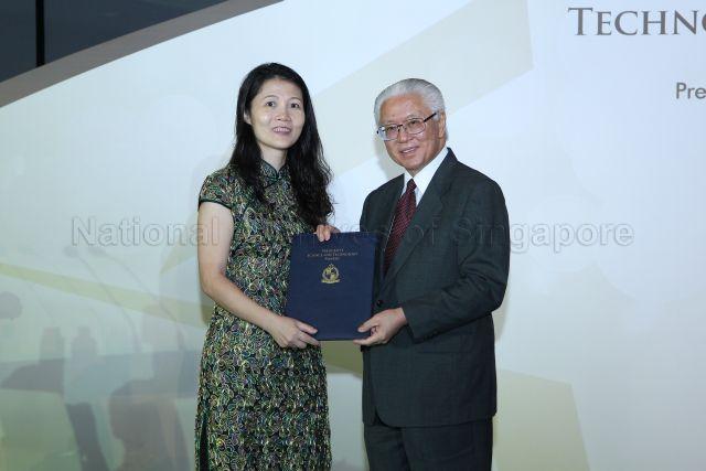 President Tony Tan presenting President's Technology Award