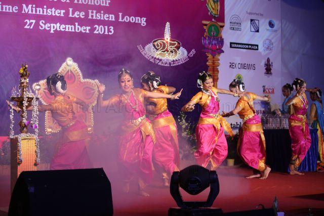 Performers at Deepavali Light-up ceremony at Kinta Road.