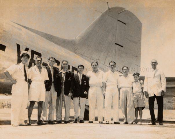 Group photograph of Chia Boon Leong, Yeap Cheng Eng and Chu