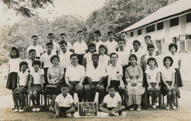 Class photograph of Tampines Primary School I (Primary 6B)