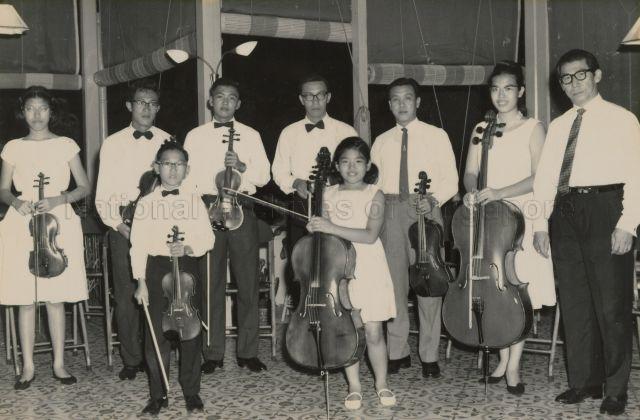 Goh Soon Tioe String Orchestra in 1963 at the Verandah at 22