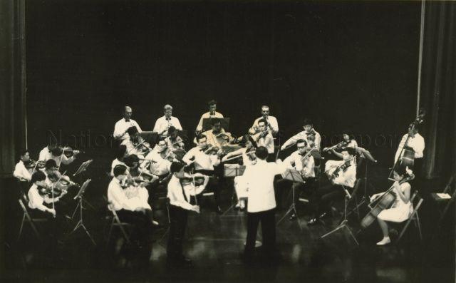 Goh Soon Tioe conducting the Goh Soon Tioe String Orchestra