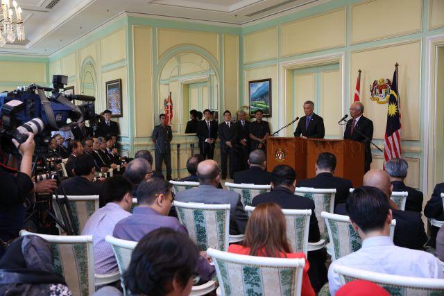 Taken at: Joint Press Conference at Multi-Purpose Hall of