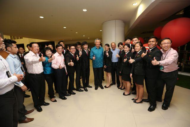 Group photograph of Prime Minister Lee Hsien Loong and