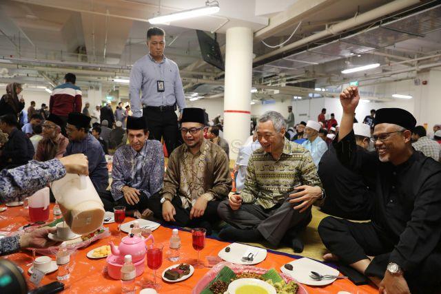Taken at: Iftar at Maarof Mosque with Jurong residents in