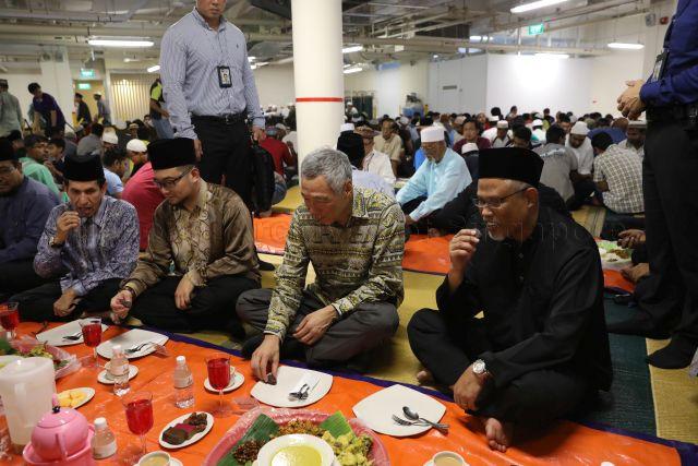 Taken at: Iftar at Maarof Mosque with Jurong residents in