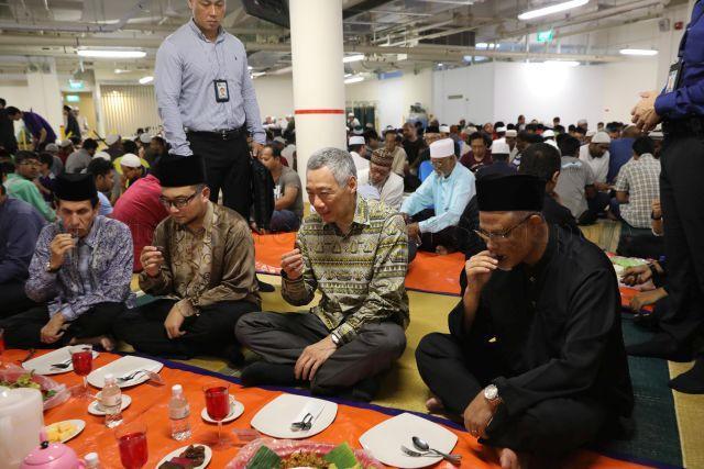 Taken at: Iftar at Maarof Mosque with Jurong residents in