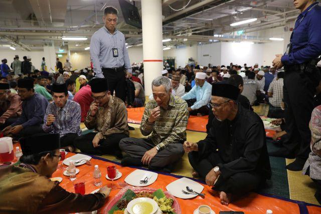 Taken at: Iftar at Maarof Mosque with Jurong residents in