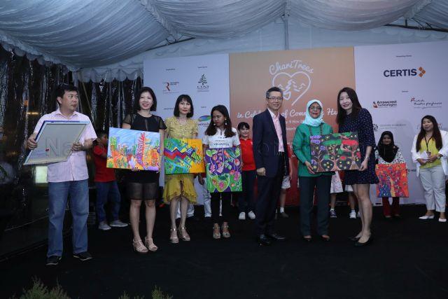 Taken at: Light-Up ceremony of ChariTrees at the Marina Bay