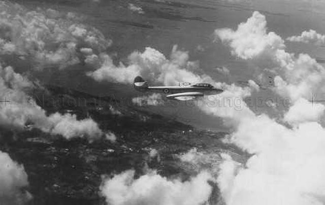 Photograph of Gloster Meteor PR MK 10 in flight