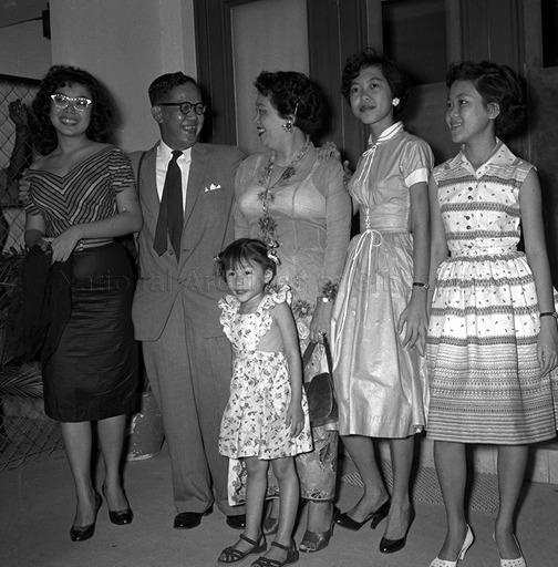 Chief Minister Lim Yew Hock with family members before his