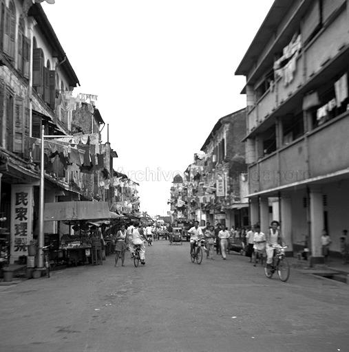 View of Mosque Street, looking towards South Bridge Road