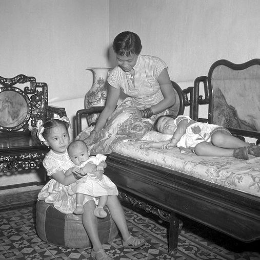 MRS ELIZABETH CHOY AND HER CHILDREN AT THEIR HOME