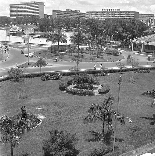 LANDSCAPED AREA AT TANGLIN ROAD