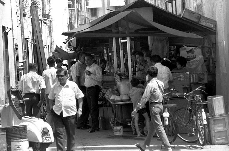 HAWKER STALLS AT HE BACKLANE OF HIGH STREET