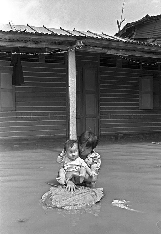 FLOODS AT JALAN TANGI. FLOODS, UNLEASHED BY THE HEAVIEST
