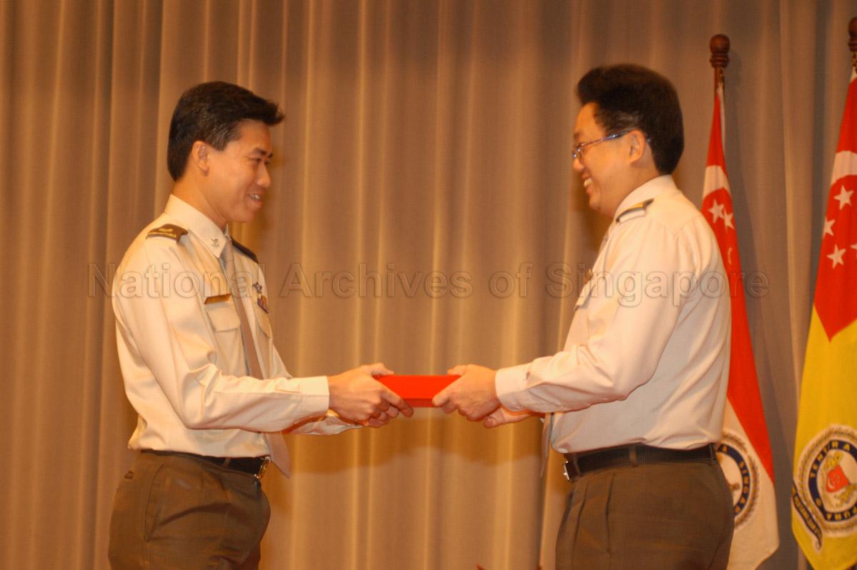MINDEF NEWS RELEASE : 459 SAF OFFICERS PROMOTED